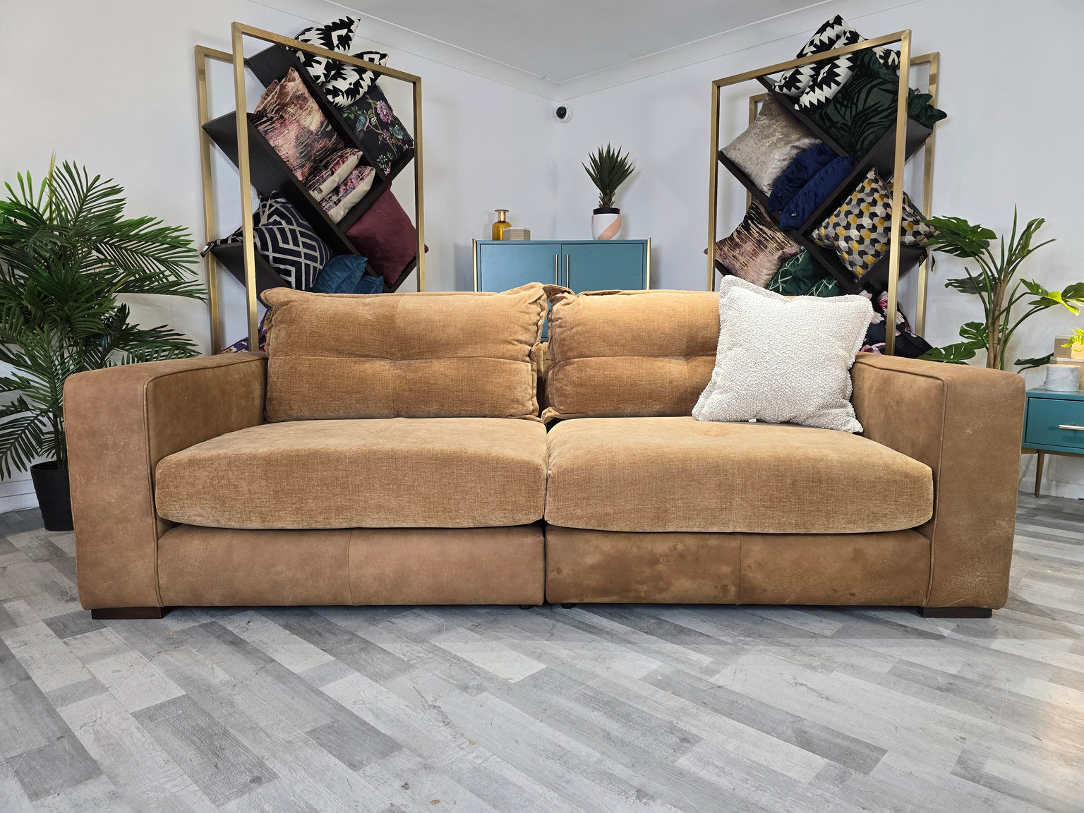 Ex-Display Sofas — The Sofa Clearance Outlet
