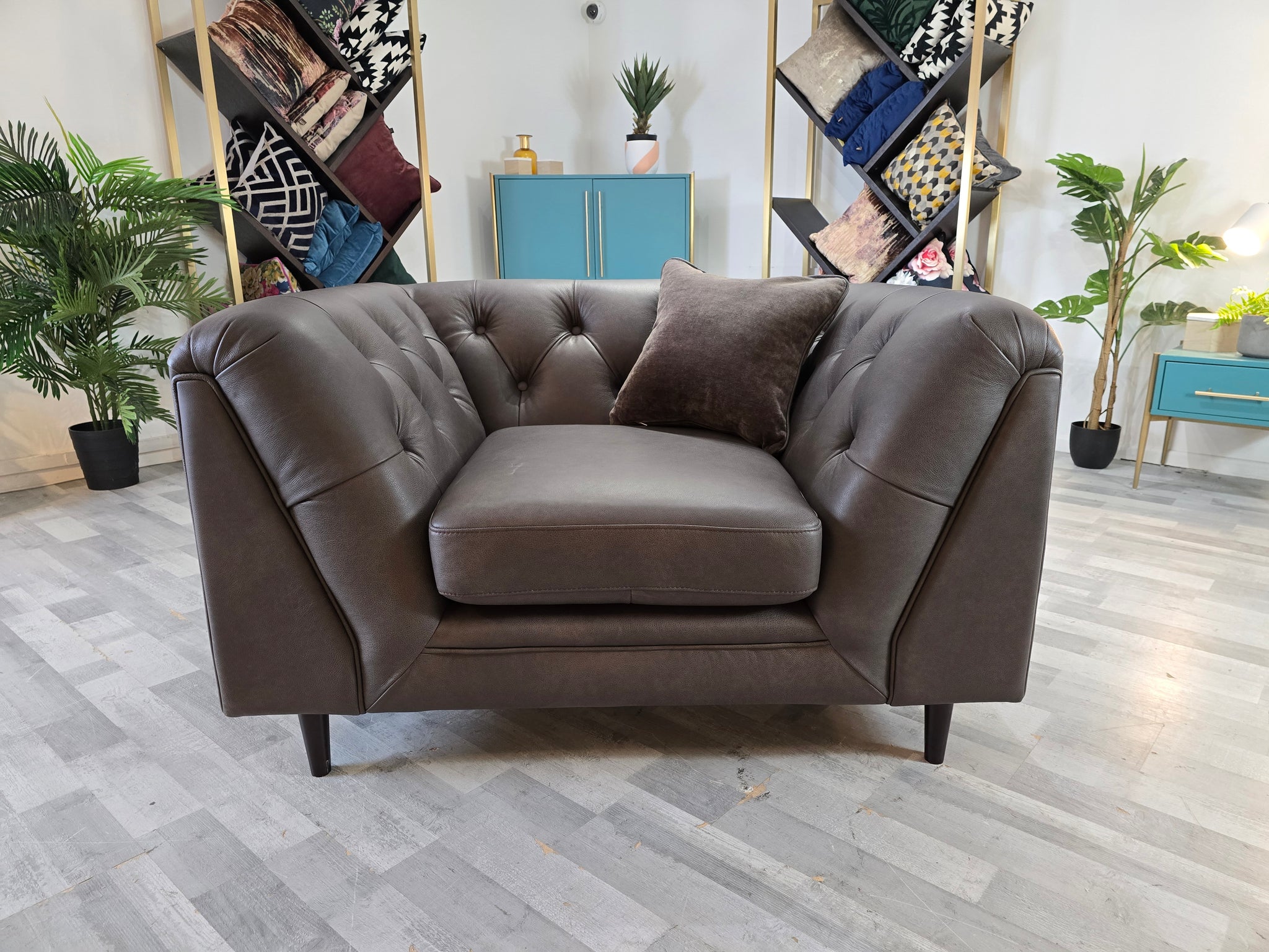 Ex-Display Sofas — The Sofa Clearance Outlet